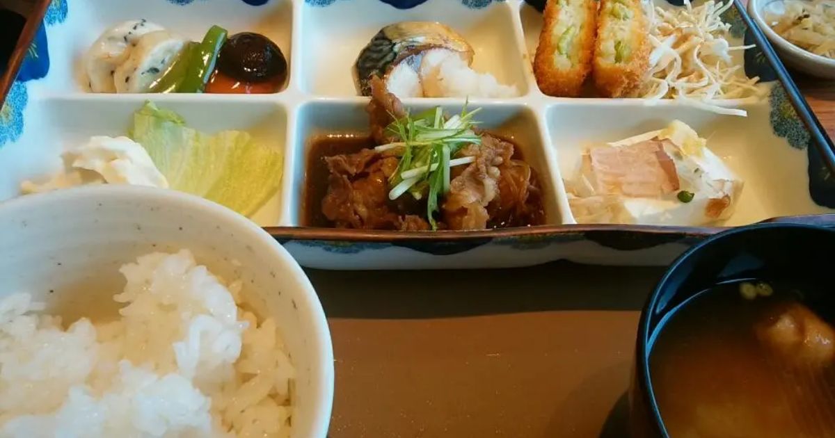 地図：やよい軒 福岡空港通り店 - Retty（レッティ） 日本最大級の実名型グルメサービス
