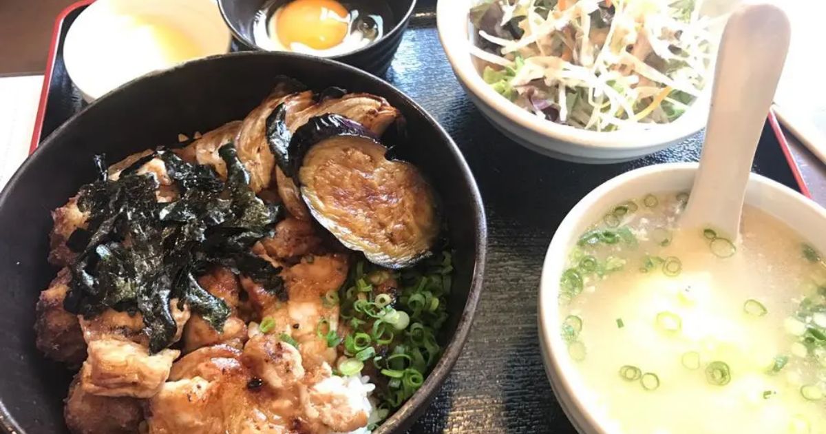 うましか 串焼きどんぶり(安佐北・安佐南/丼もの) - Retty うましか 串焼きどんぶり(安佐北・安佐南/丼もの) - Retty